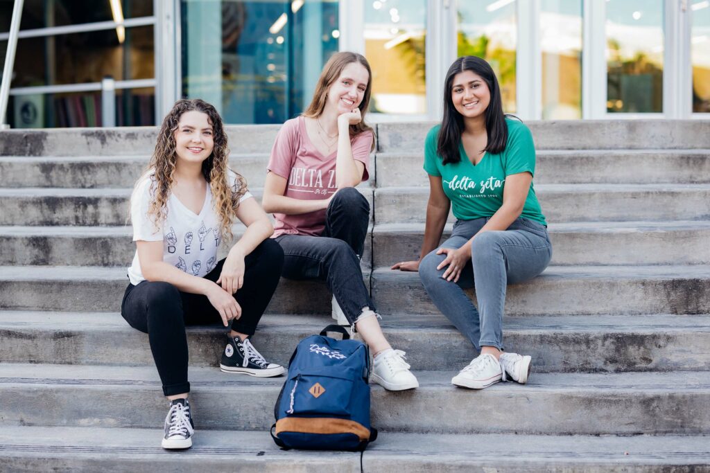 Delta Zeta Collegians